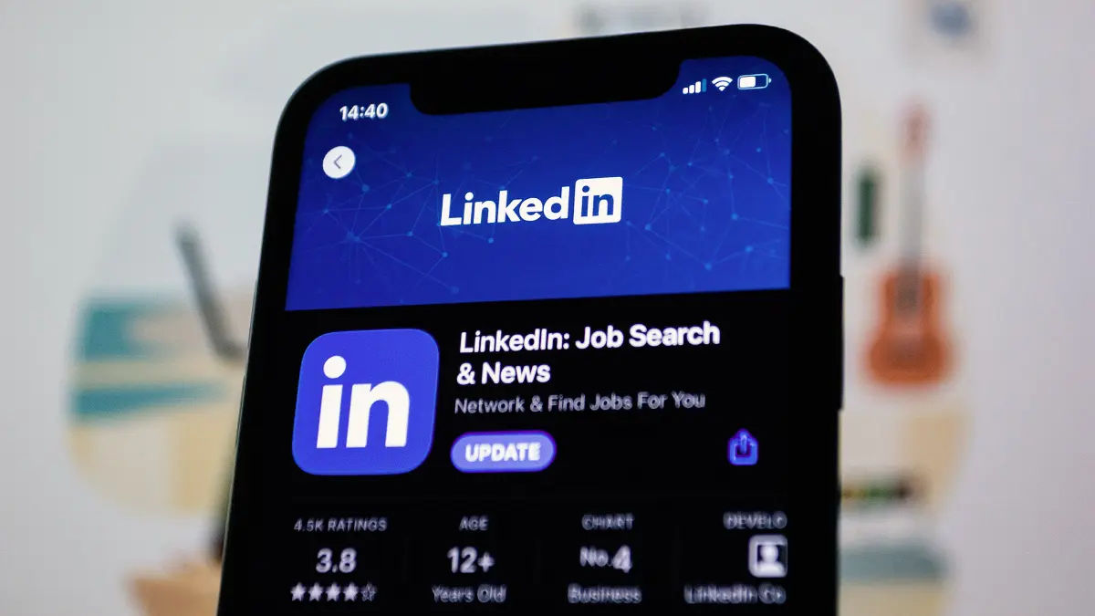 Connecting the dots: 5 ways to spot fake LinkedIn profiles - Eau Claire ...